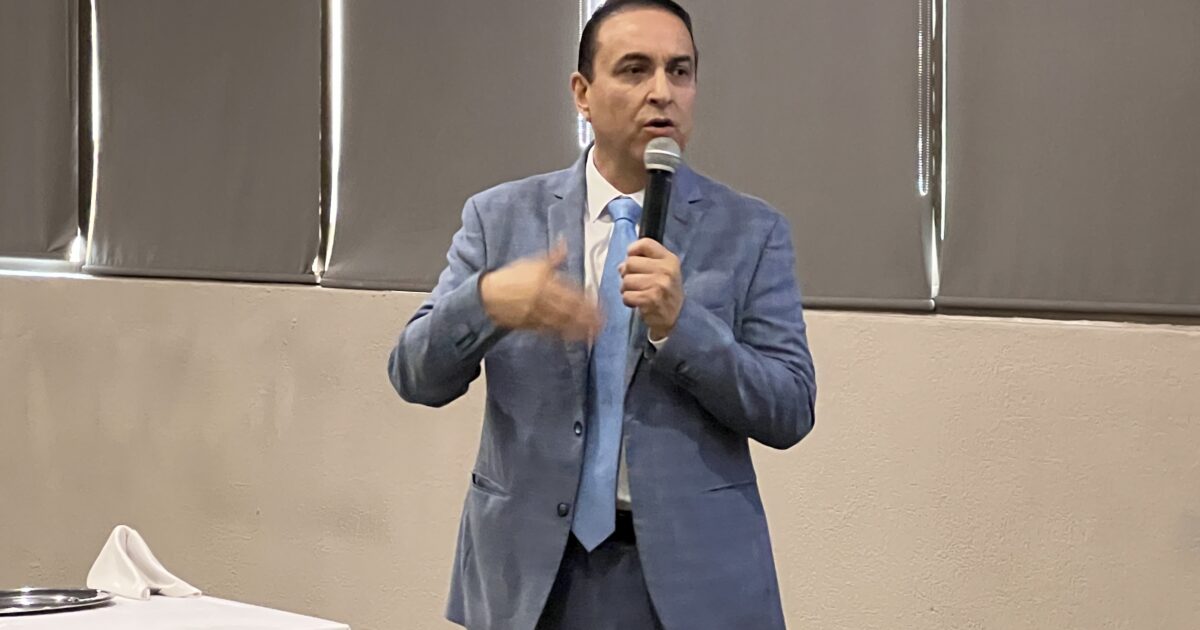 Trabajar por la cámara con un plan que beneficie a todos, propósito de ...