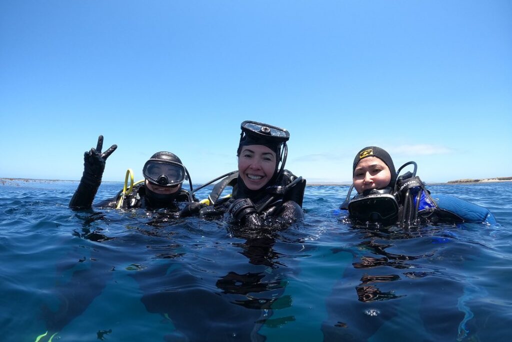 Sirenas de Natividad: las mujeres que exploran y defienden el mar en ...