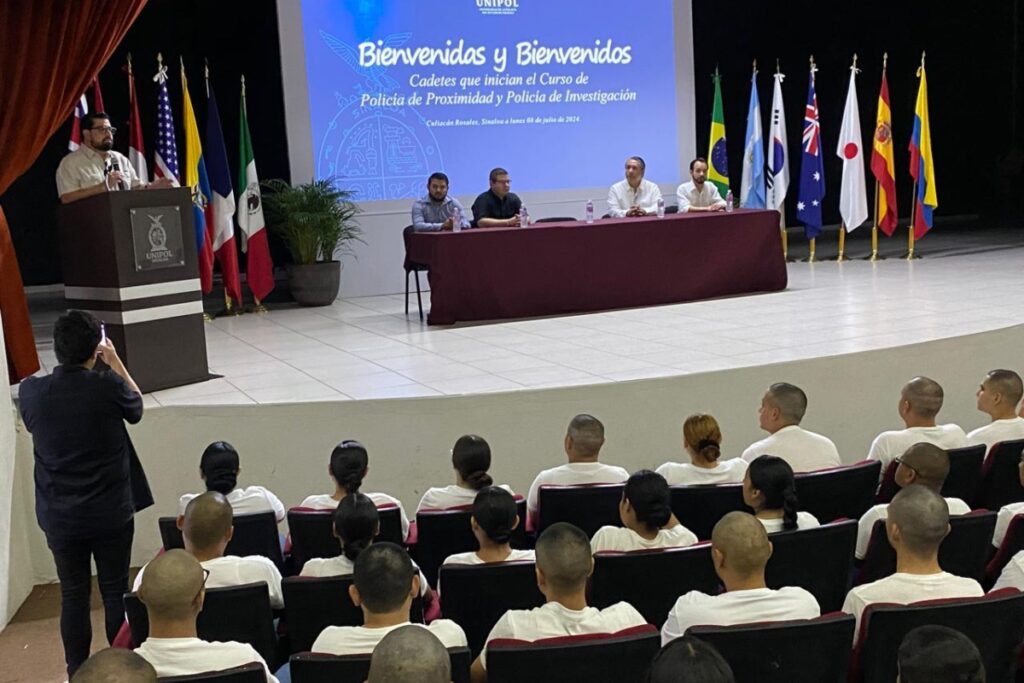 Ingresan 218 cadetes para su formación en la Unipol | Revista Espejo
