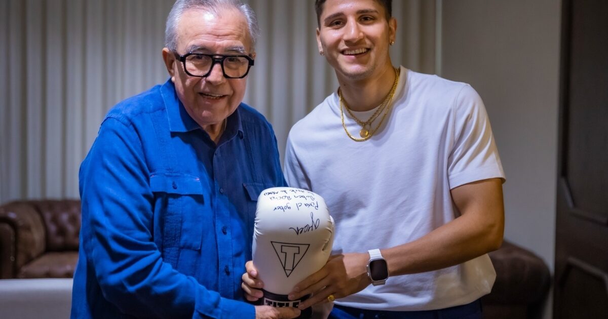 Rocha Moya recibe al medallista olímpico Marco Verde | Revista Espejo