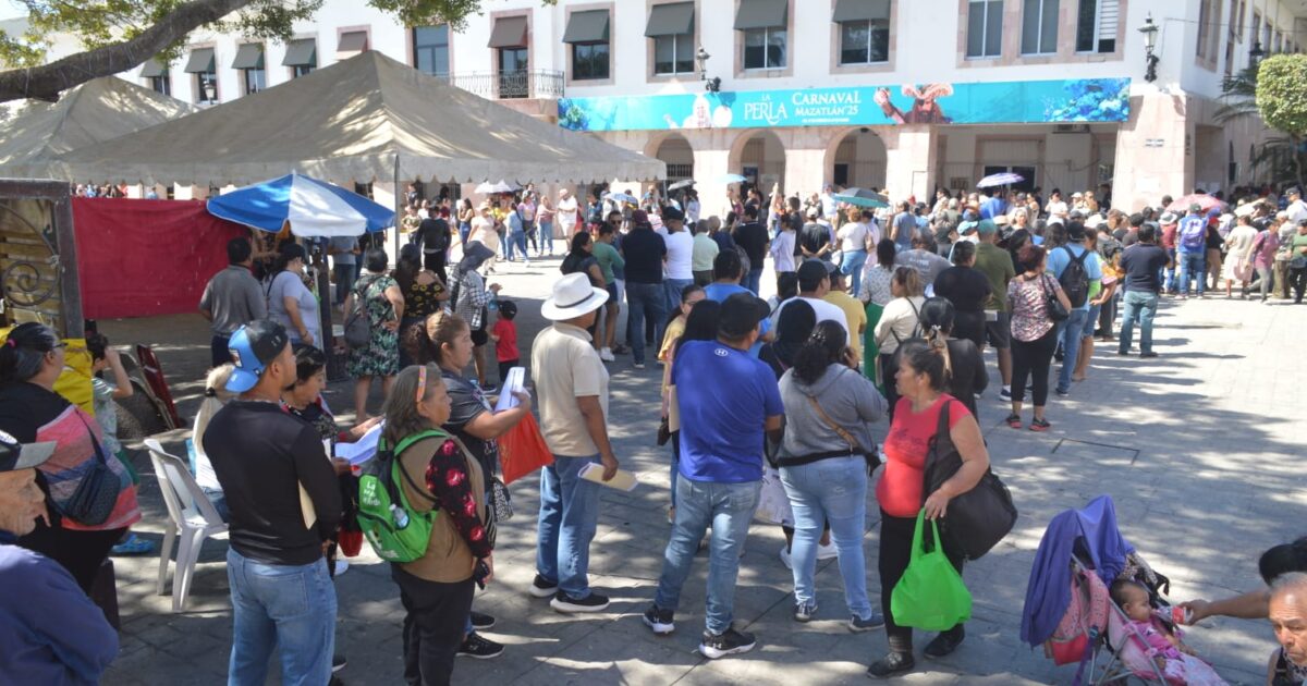 Largas filas se observan para boletos del Carnaval “La Perla” | Revista ...