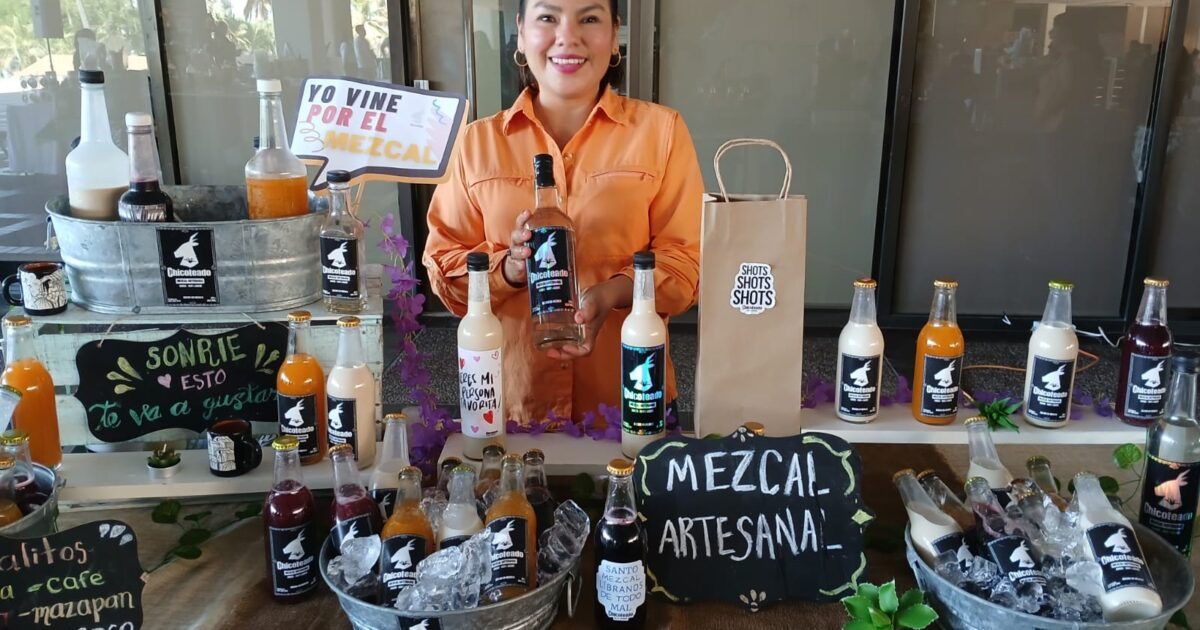 Mezcal artesanal de Sinaloa: “El Chicoteado”, la nueva bebida que debes ...