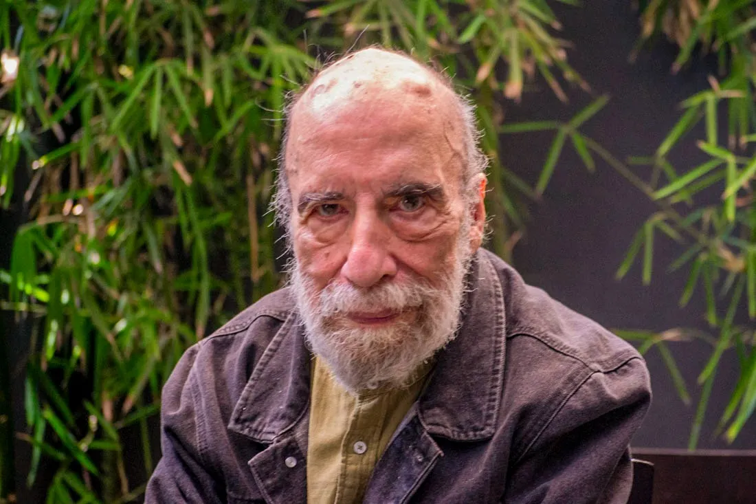 “La poesía es la chispa de la esperanza”: Raúl Zurita | Revista Espejo